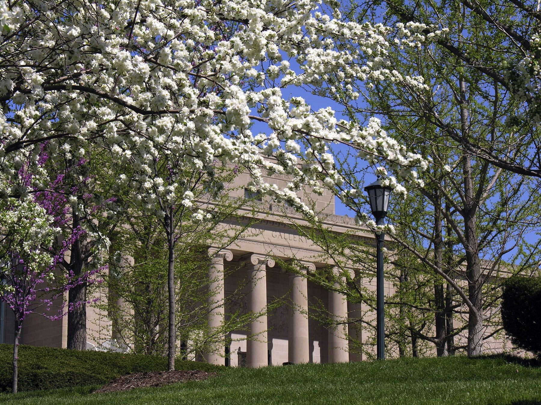 Locations Hub - Nelson Atkins Museum