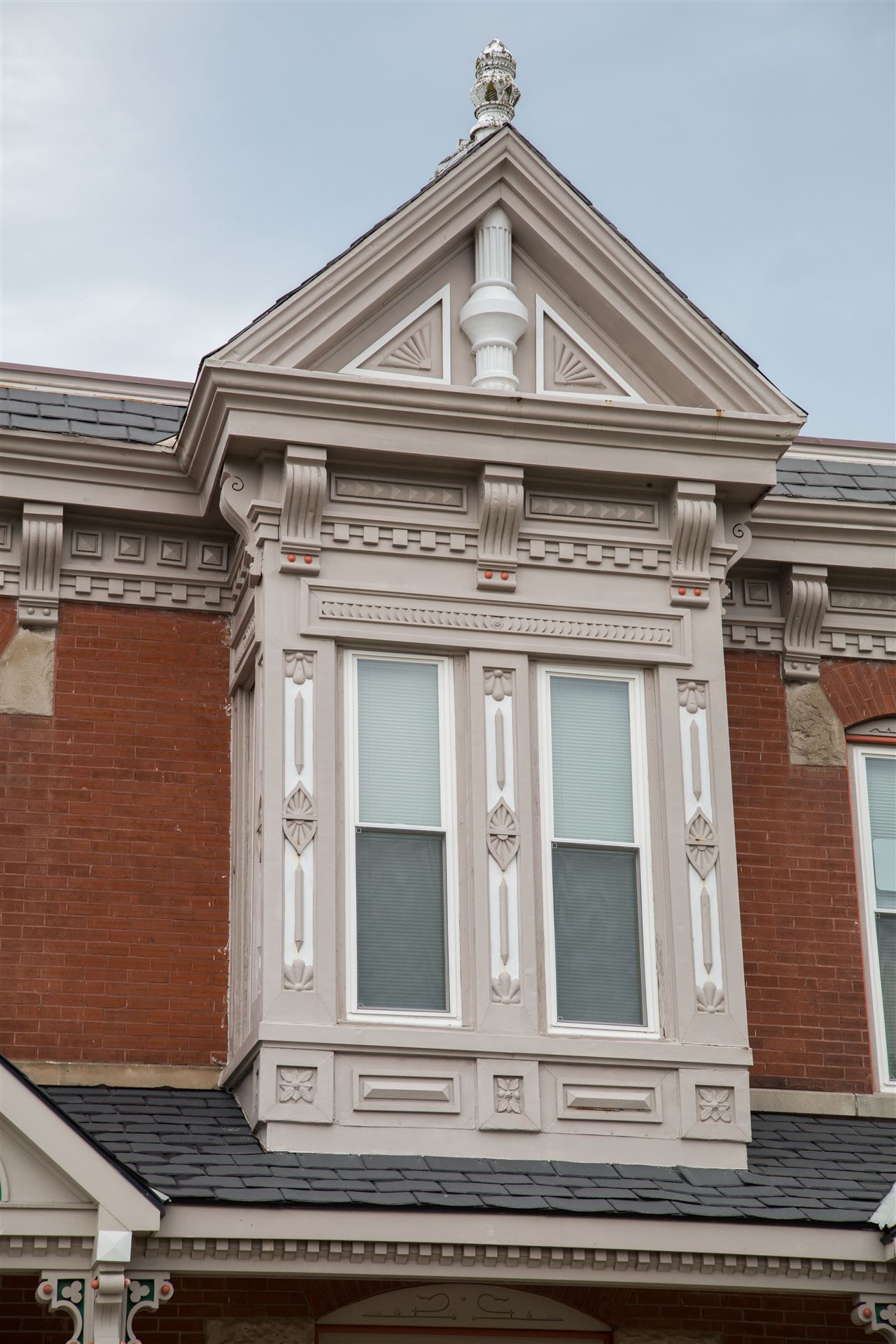 Locations Hub - "Queen Anne" Row Homes / Town Houses