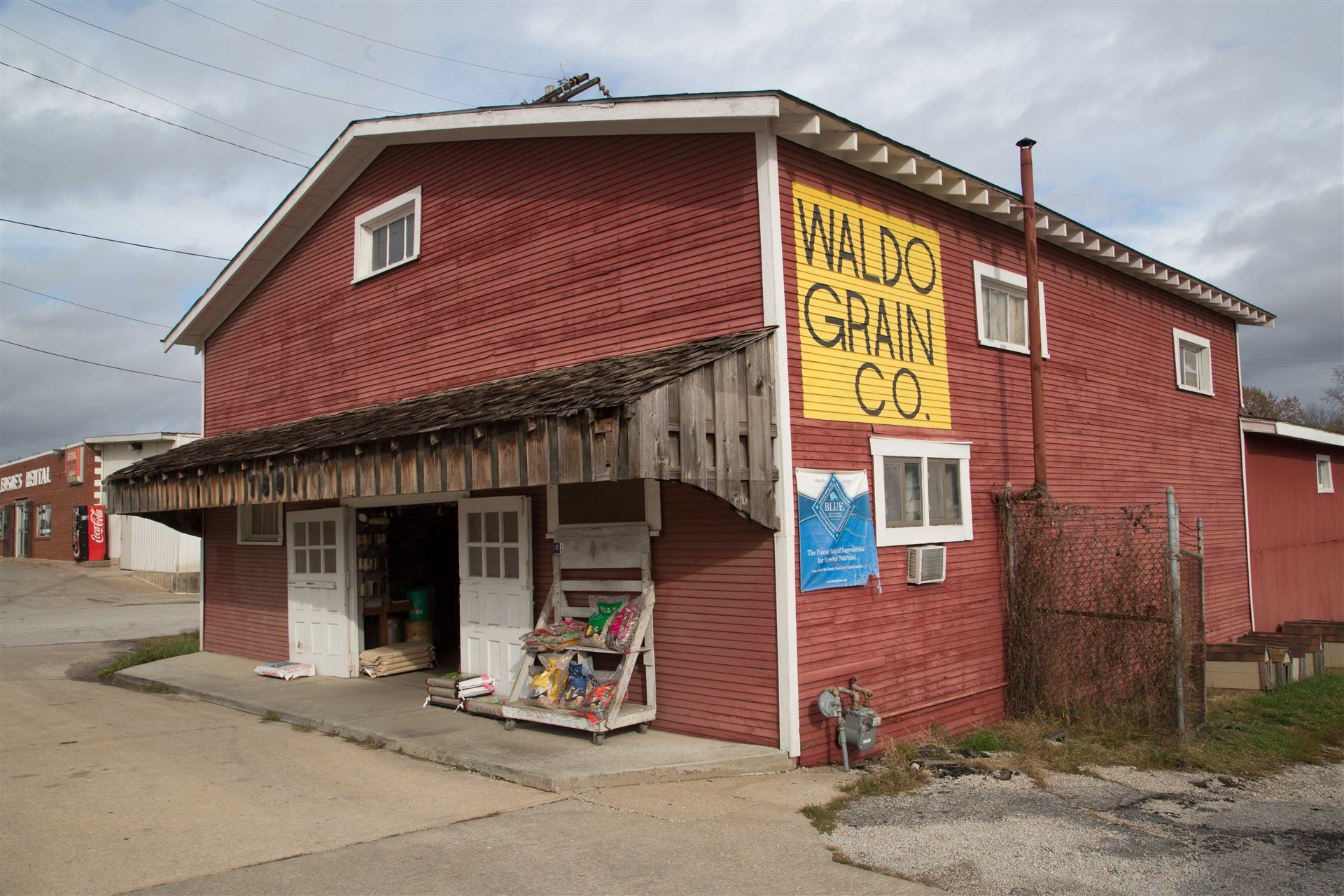 Locations Hub - Waldo Grain Company - 1926 Barn