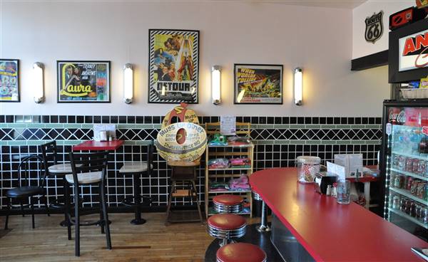 Locations Hub - Mugs Up Diner