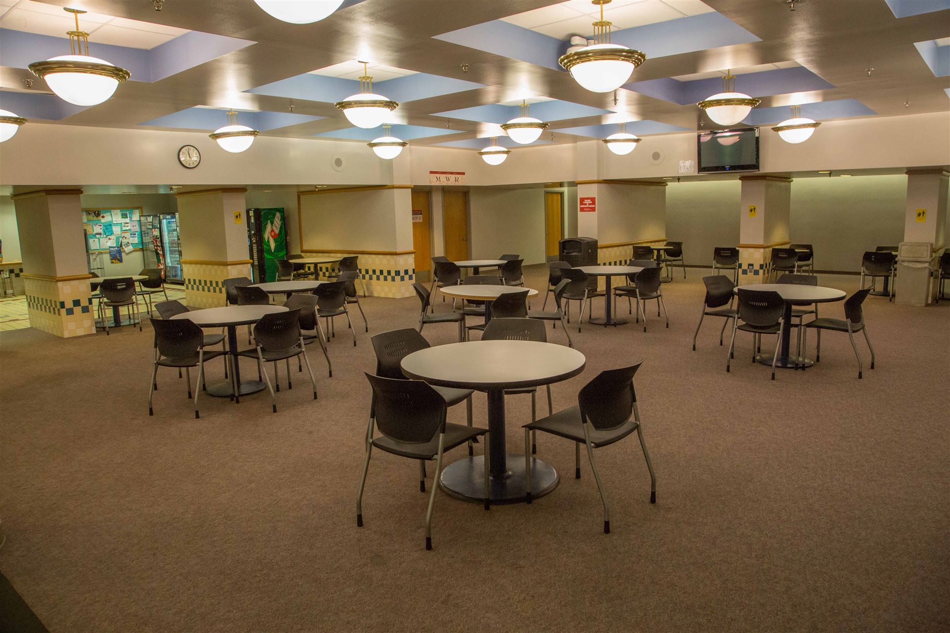 Locations Hub - MCC Penn Valley Campus - Cafeteria Seating