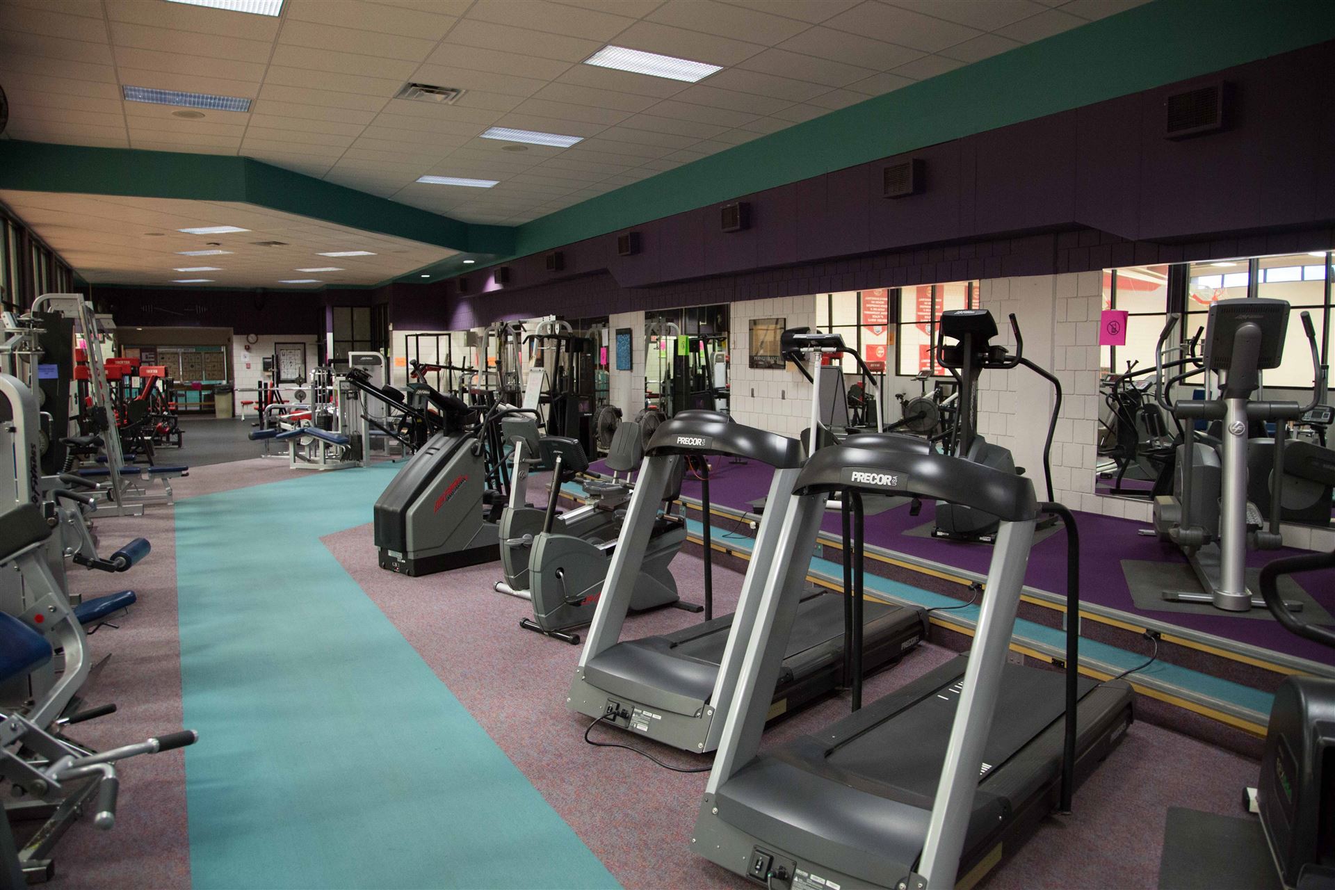 Locations Hub - MCC Penn Valley Campus - Gym / Basketball Court