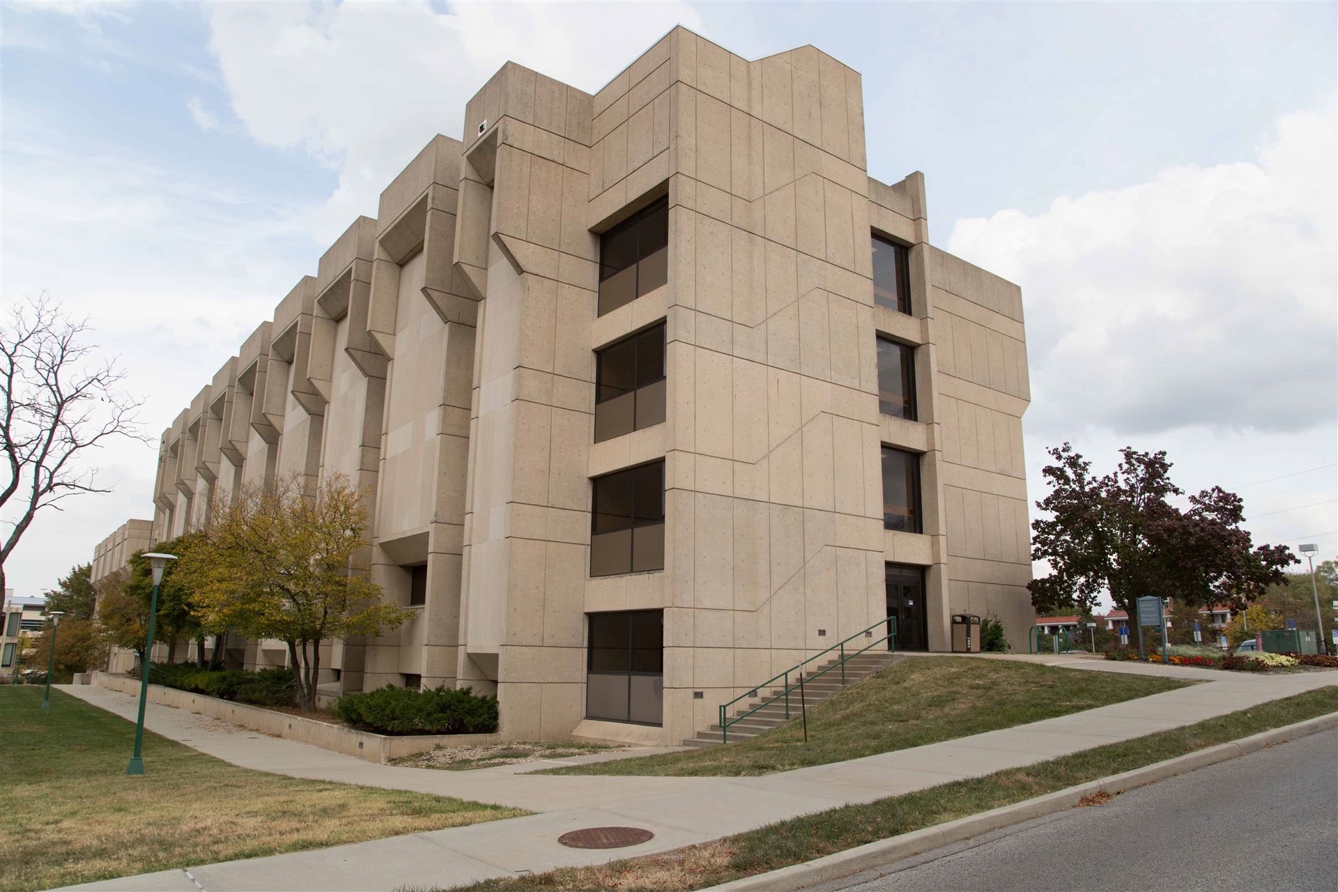 Locations Hub - Spencer chemistry building - UMKC